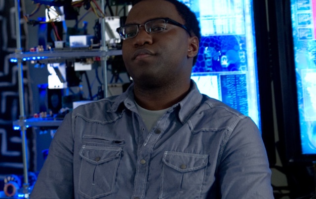 Omari Akil Newton of Continuum: Actor, Writer, and Trailblazer ...